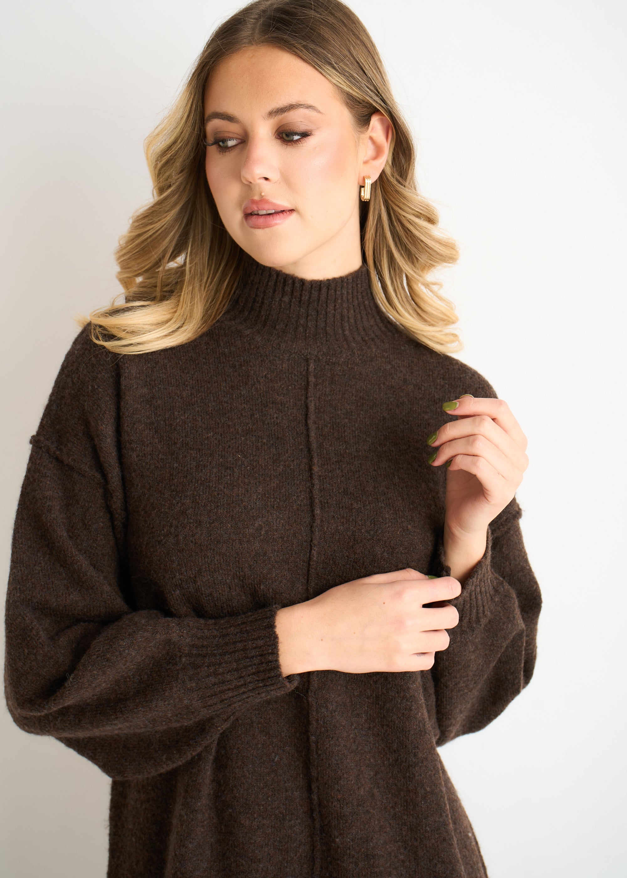 Brown Crew Neck Knitted Shift Dress – Gini London